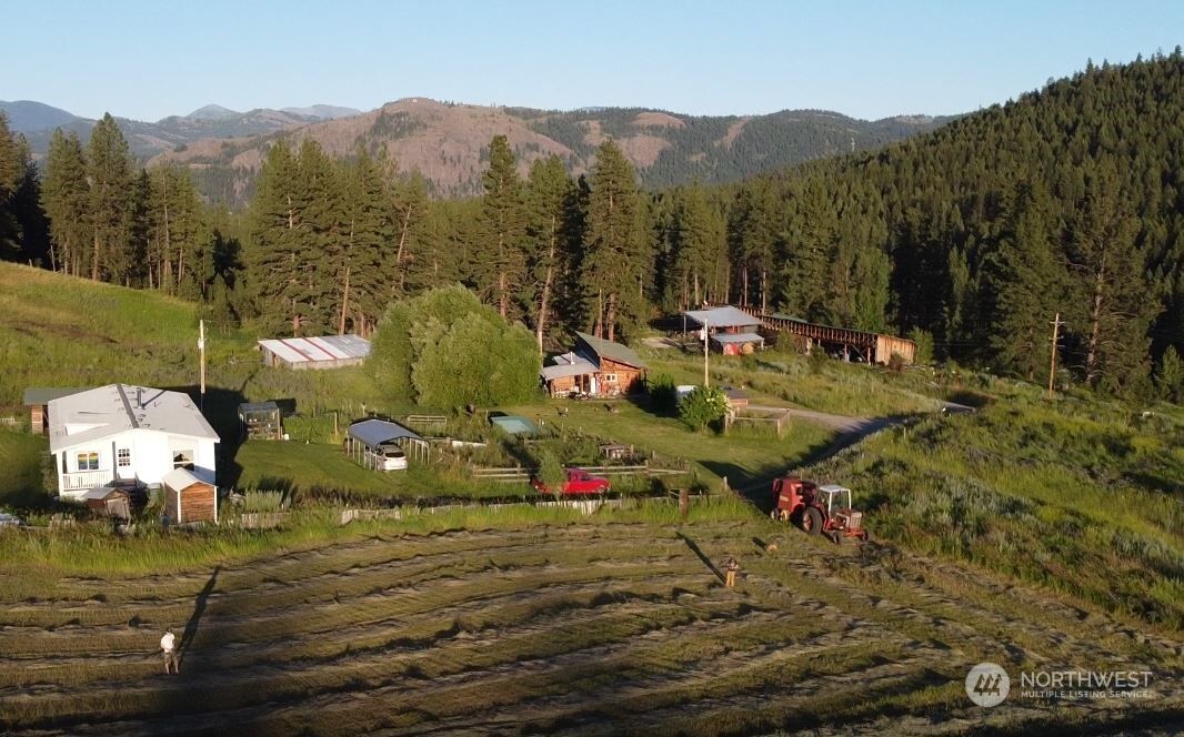 MLS#2047736: 26 Kidwell Road, Republic, WA 99166