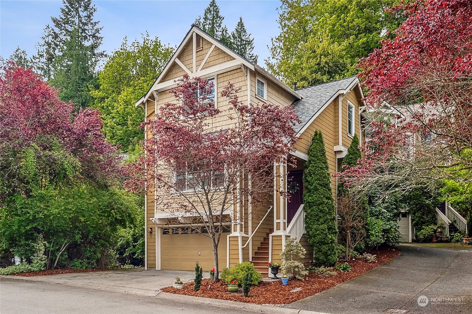 Home for sale in Issaquah: 101 Sunset Court NW, Issaquah, WA 98027