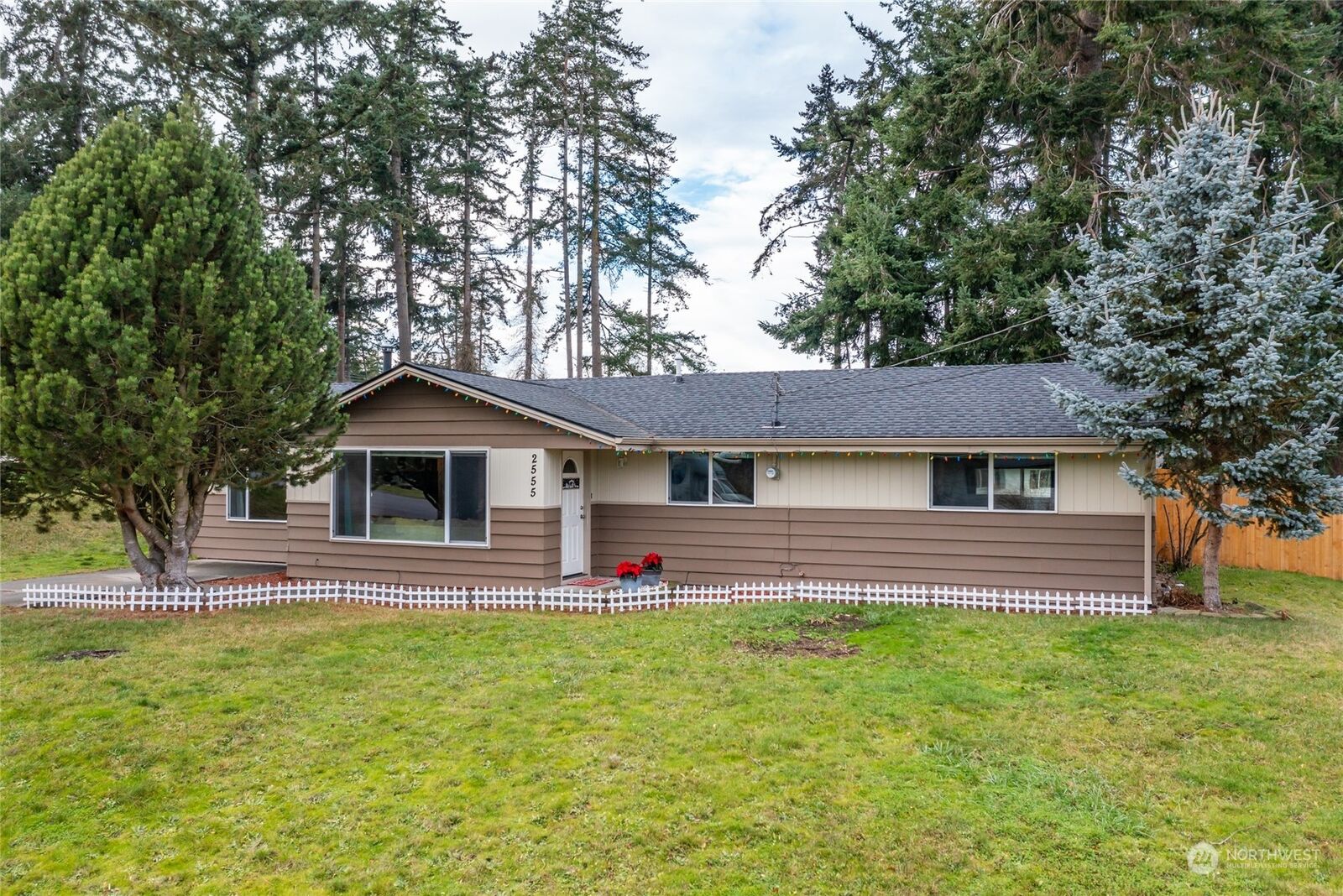 3 bed Oak Harbor home for sale: 2555 Ridgeview Drive, Oak Harbor, WA 98277