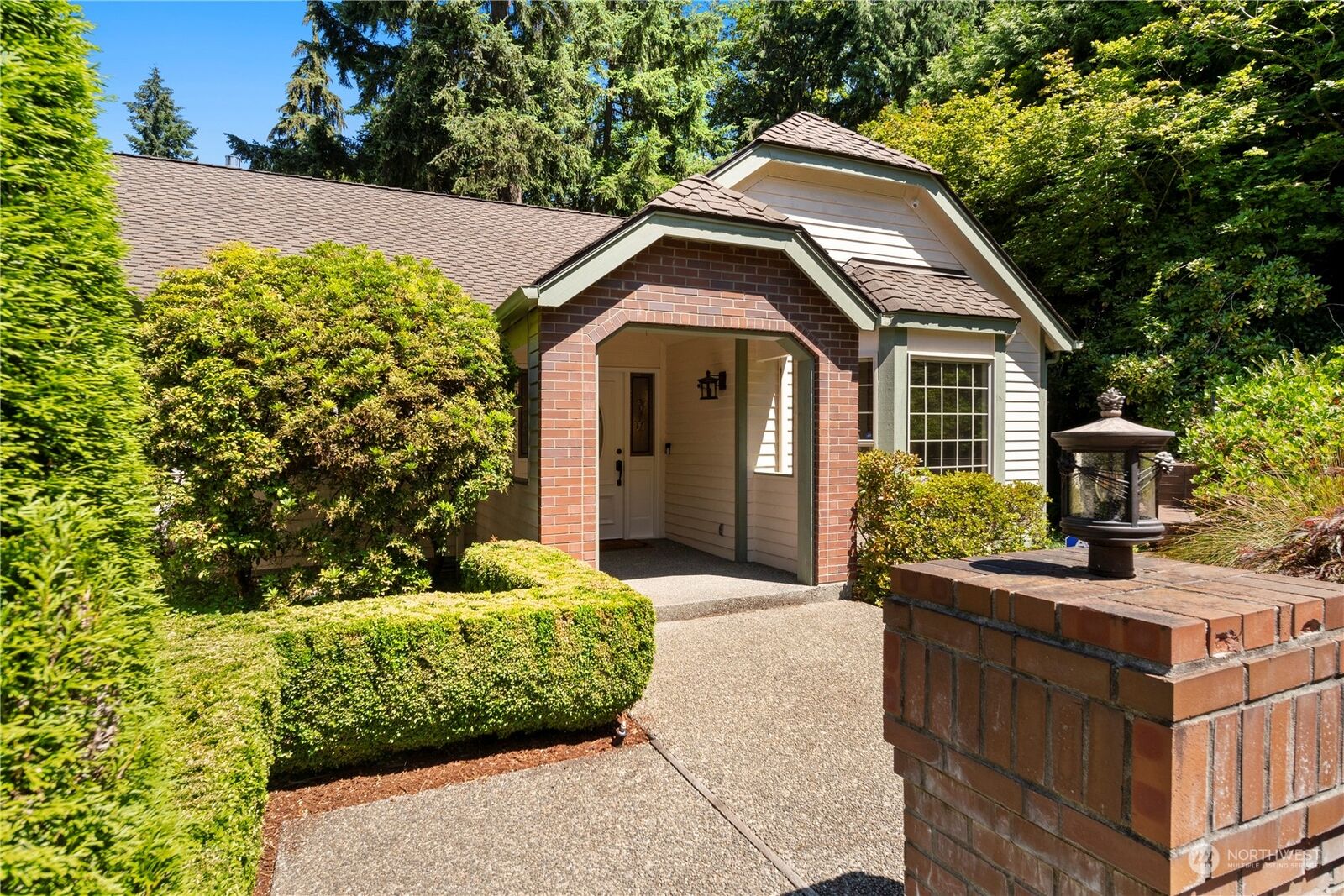 House for sale in Newcastle: 13624 SE 79th Drive, Newcastle, WA 98059