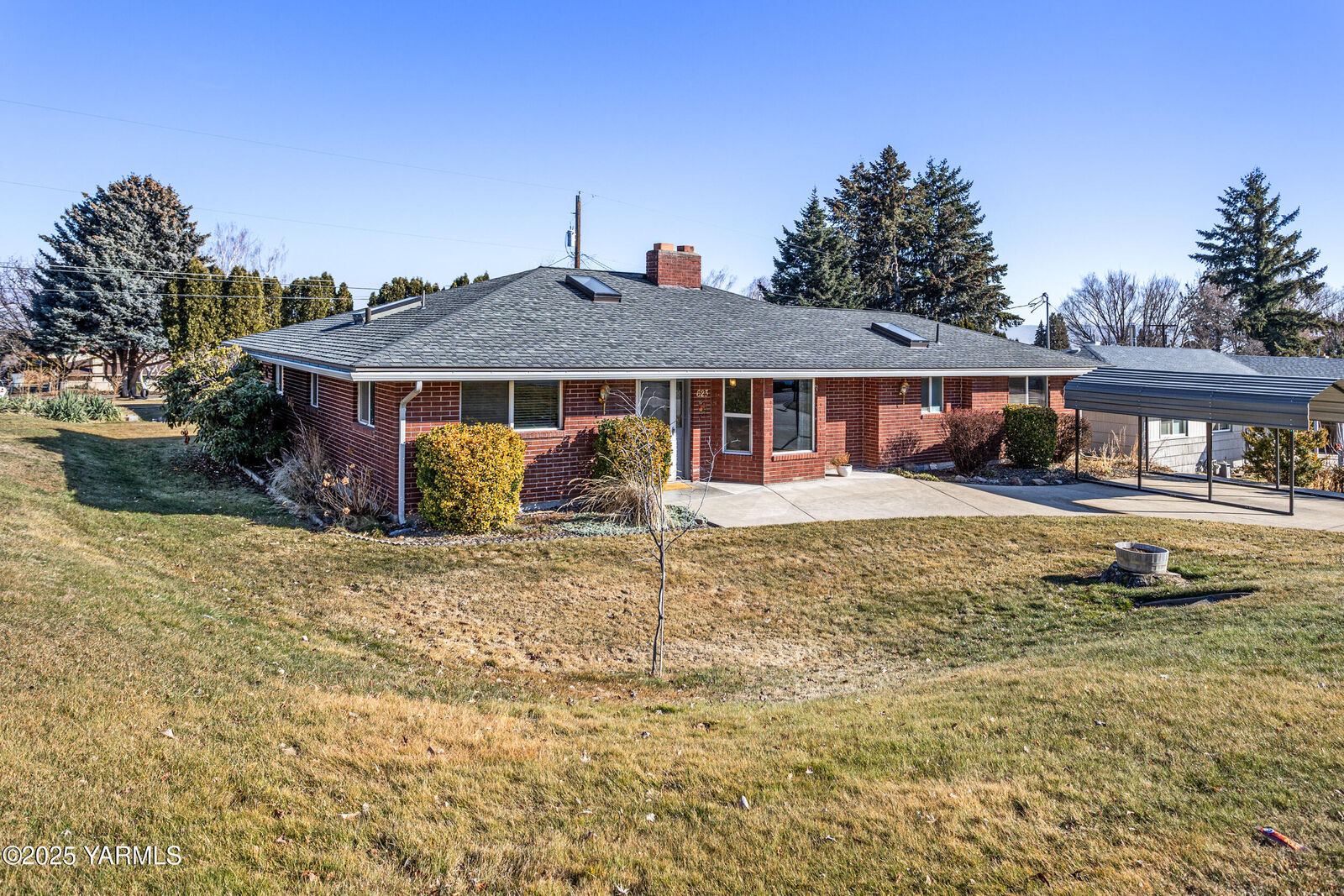 Home for sale in Yakima: 623 N 51st Ave, Yakima, WA 98908